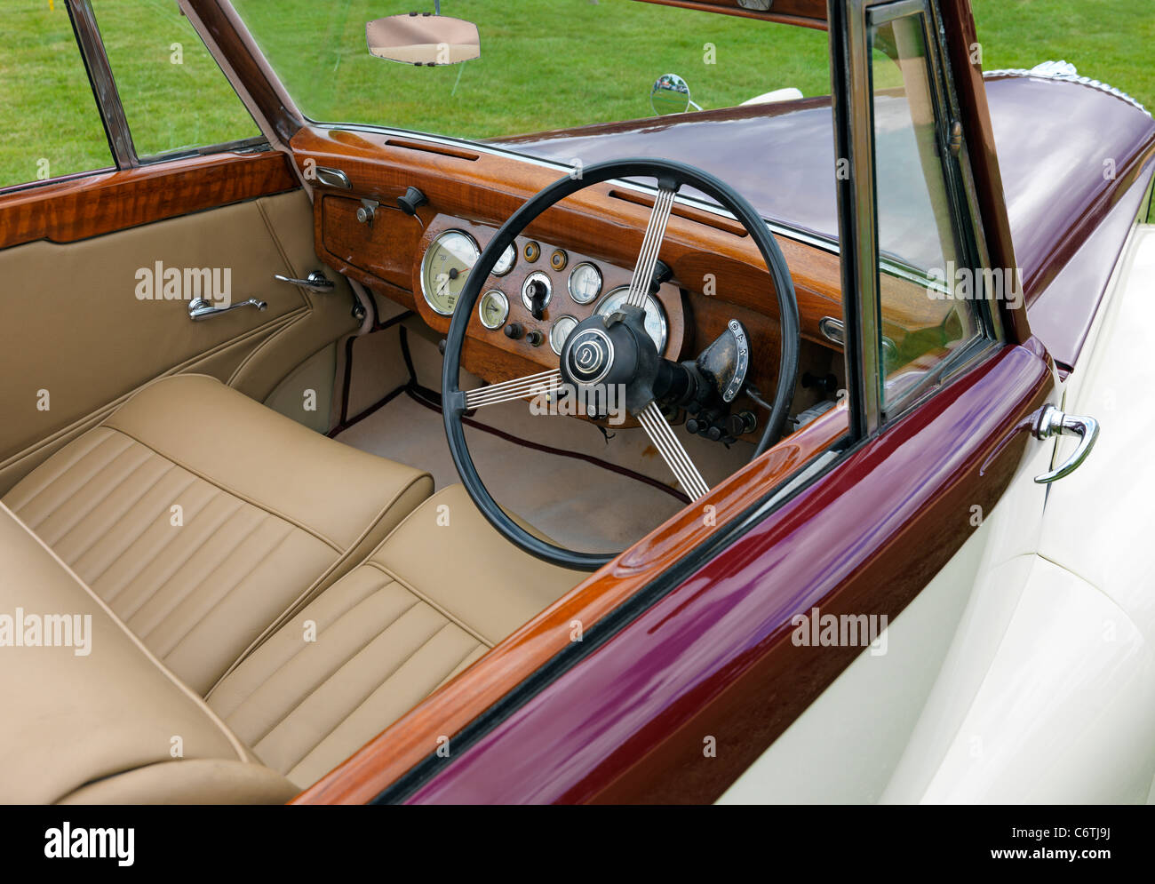 Classic daimler hi-res stock photography and images - Alamy