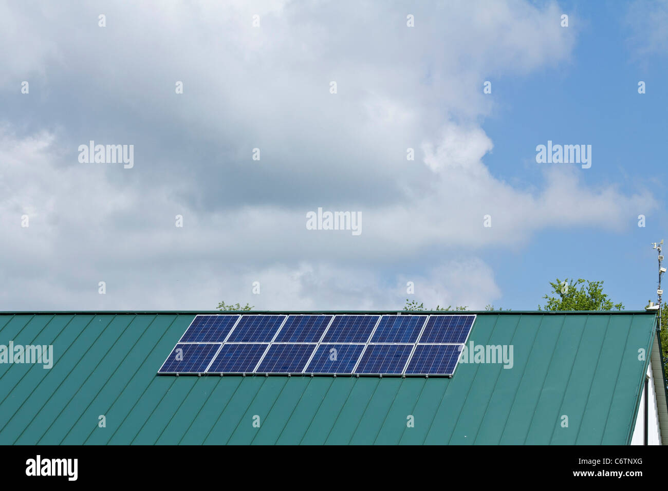 Solar panel on a farm house roof in USA US nobody horizontal hi-res Stock Photo - Alamy