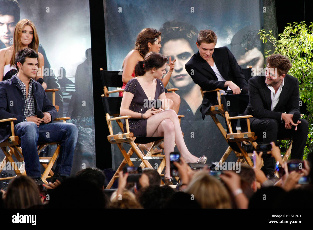 Taylor Lautner, Kristen Stewart, Robert Pattinson The Twilight Saga ...