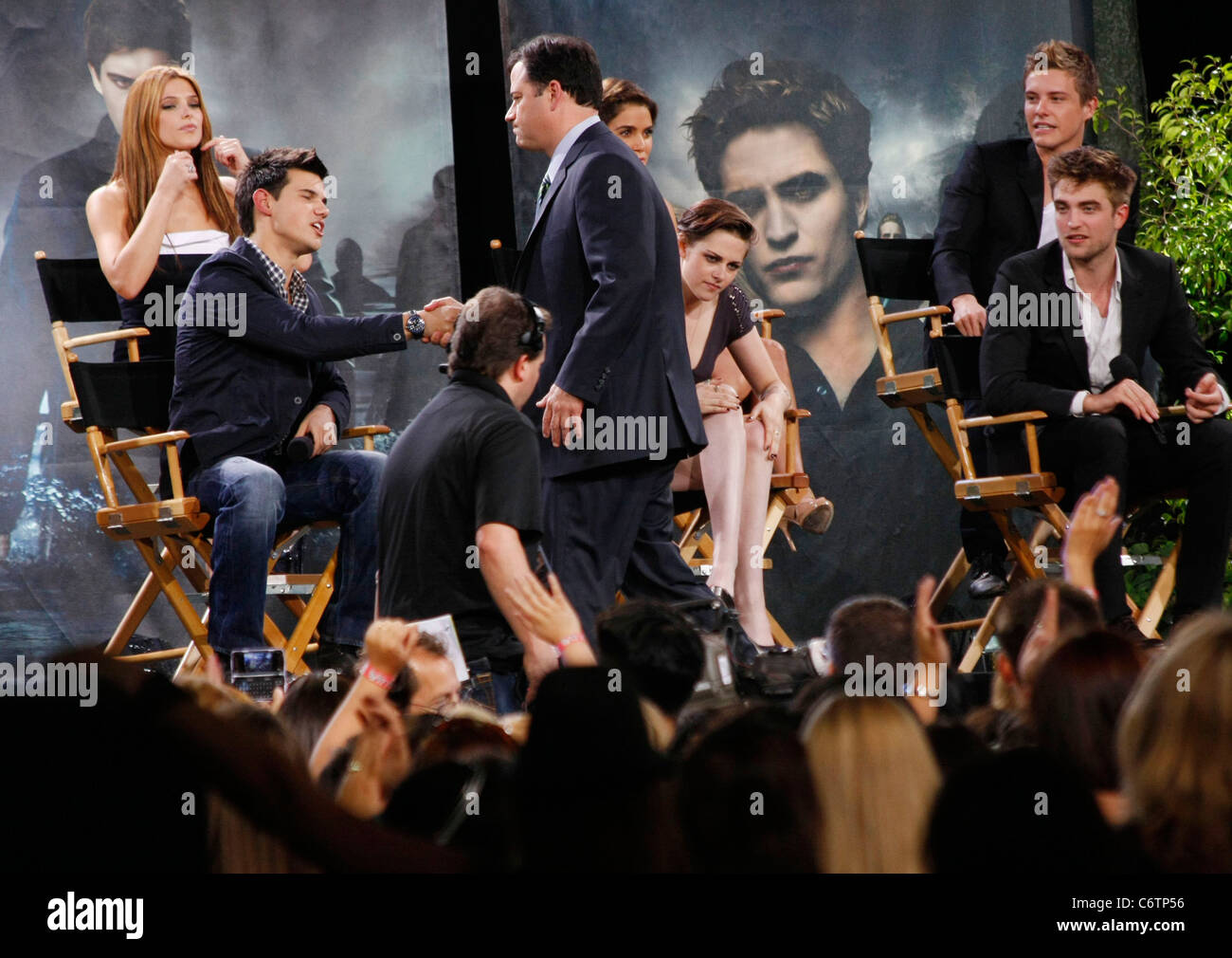 Taylor lautner kristen stewart robert pattinson the twilight saga hi ...