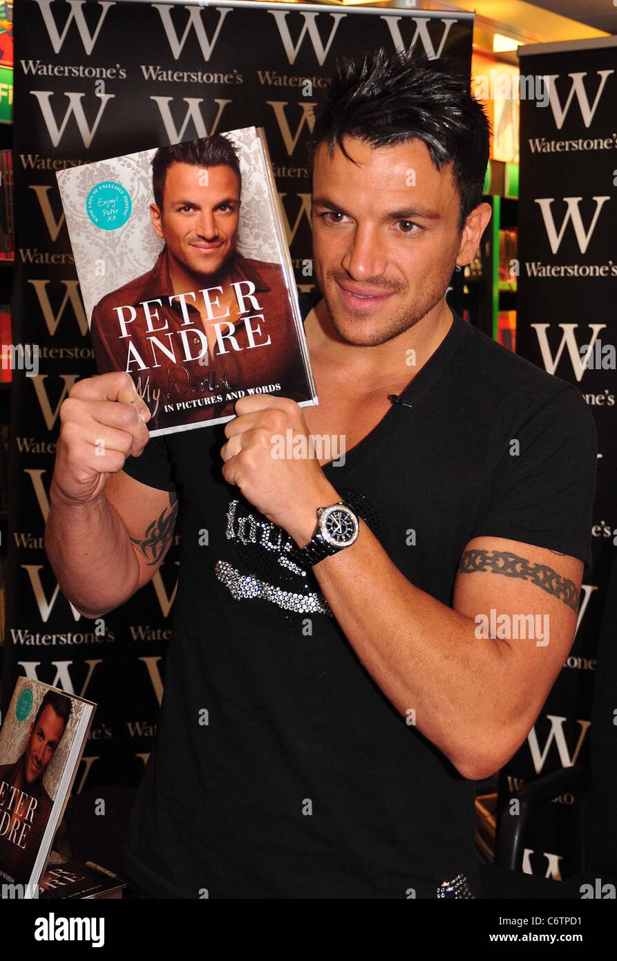 Peter Andre signs copies of his book 'My World' at Waterstones Ocean ...