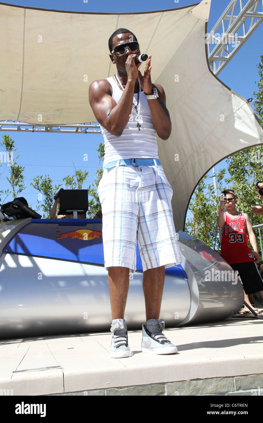 Jason Derulo Singing Sensation Jason Derulo At 2nd Annual Love Festival ...
