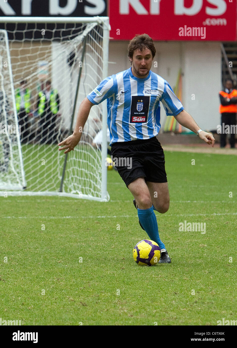 The Sun Bizarre Team and Celebrities Celebrity Soccer Six 2010 ...