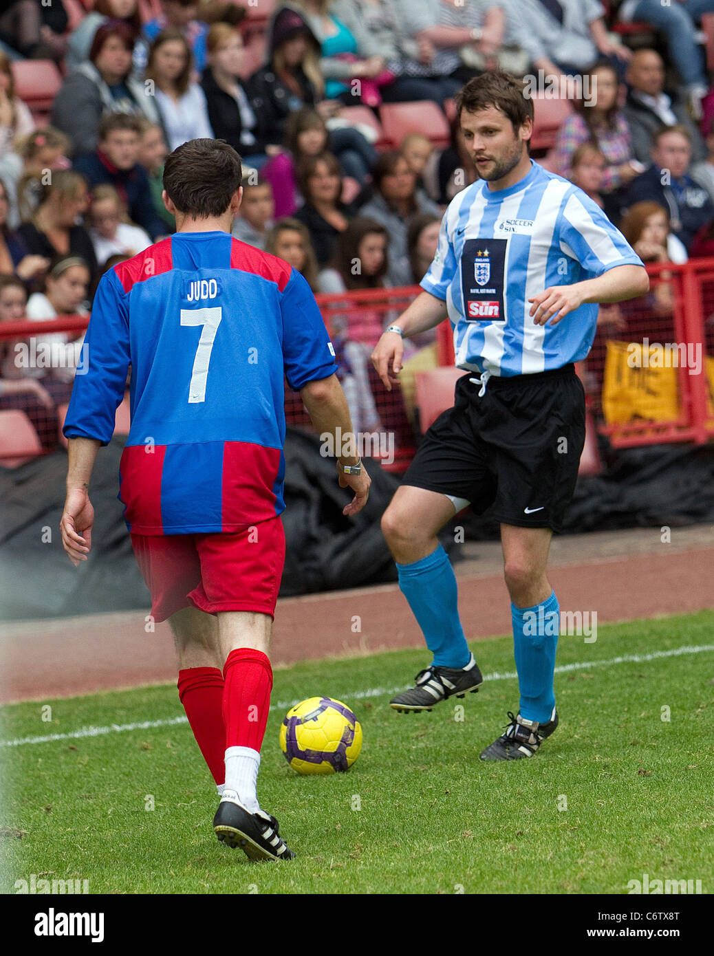 The Sun Bizarre Team and Celebrities - Gordon Smart and Harry Judd of ...