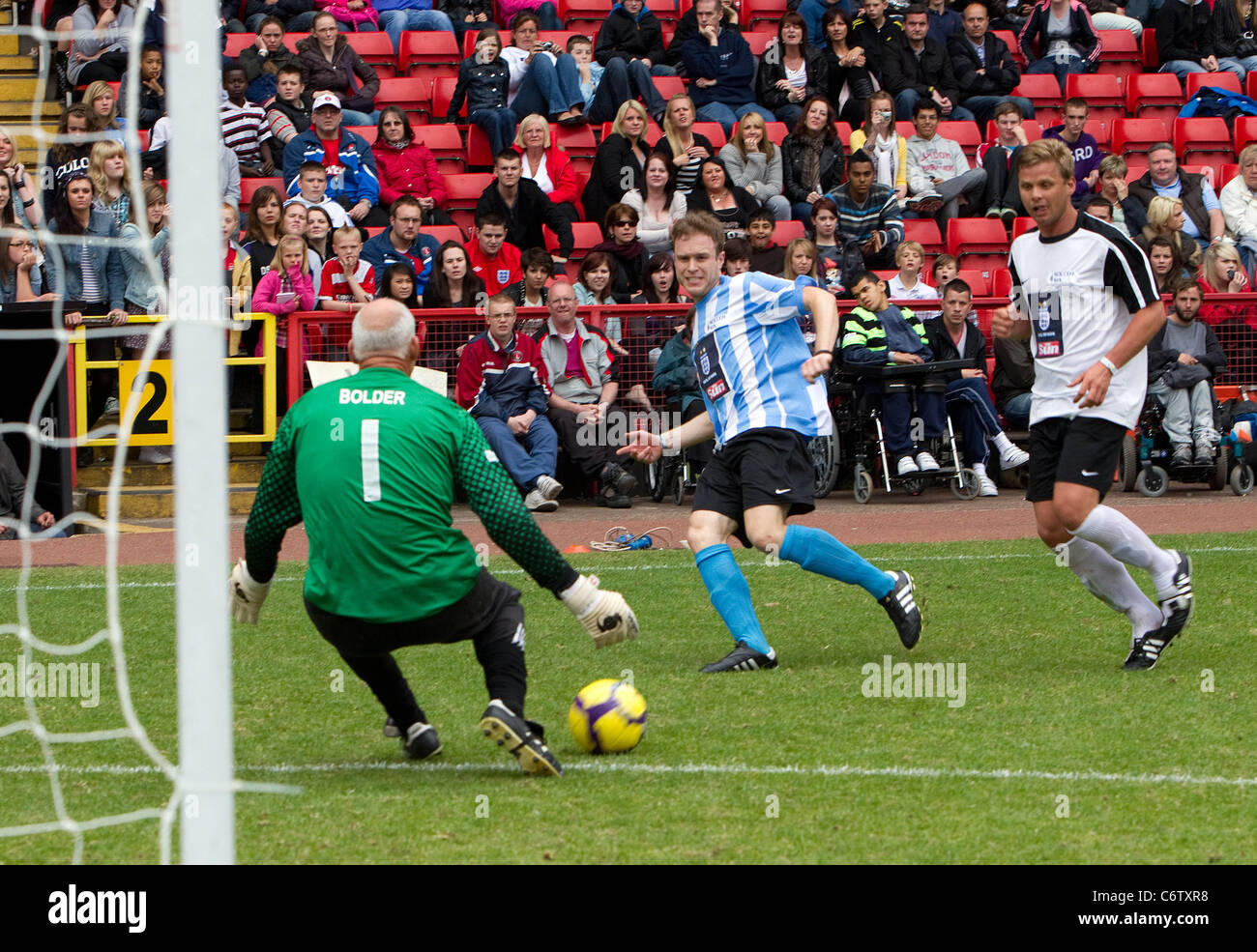Jeff brazier football hi-res stock photography and images - Alamy