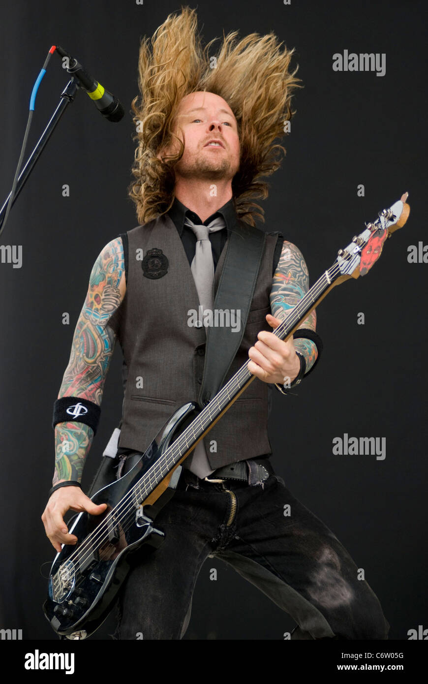Performing with drowning pool hi-res stock photography and images - Alamy