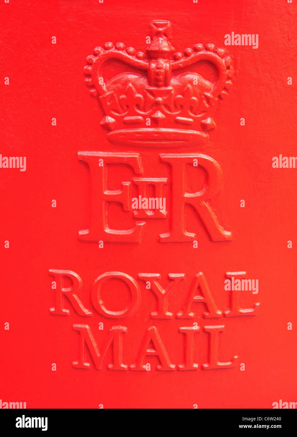Royal mail insignia hi-res stock photography and images - Alamy