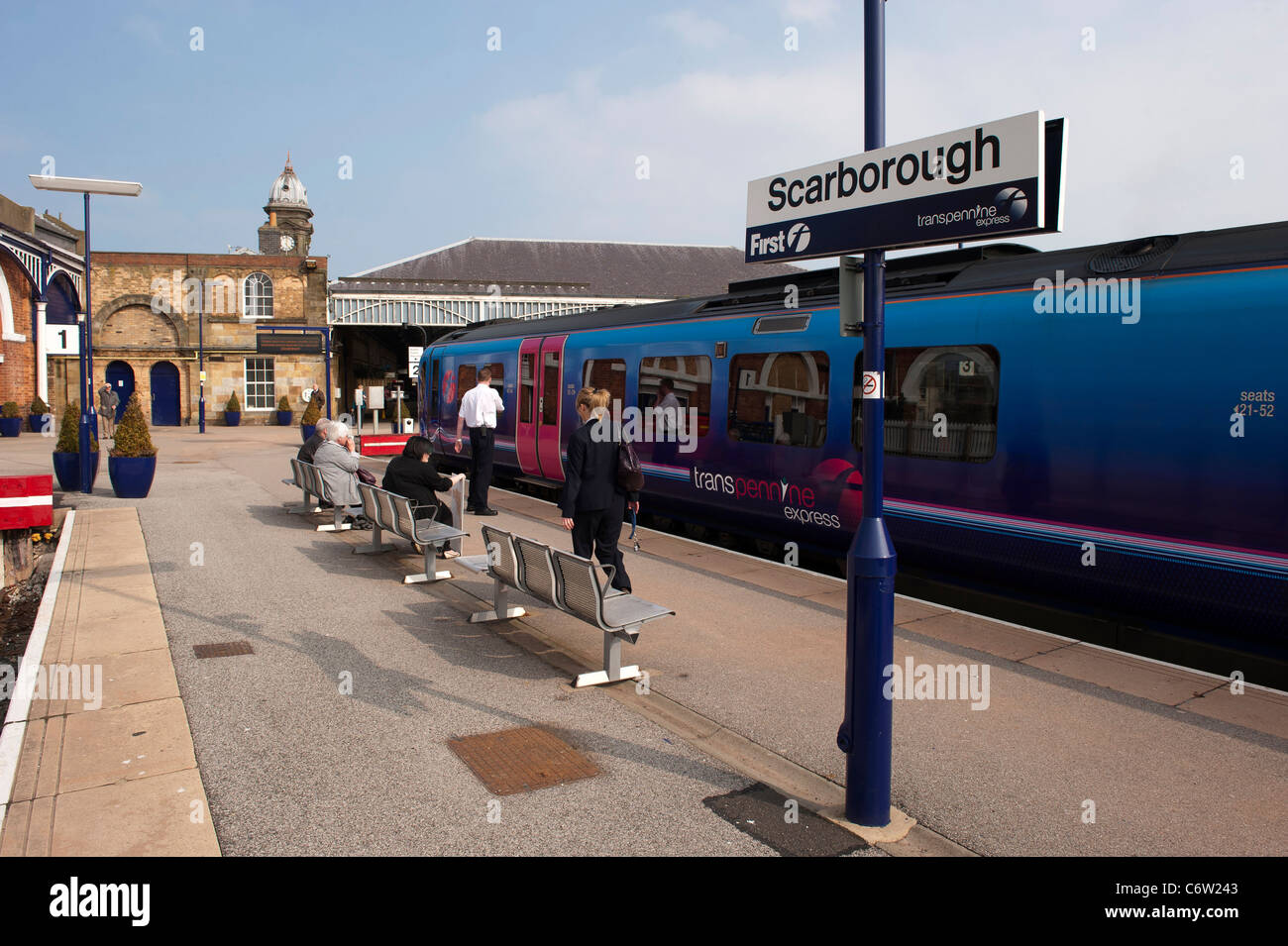 Scarborough and train hi-res stock photography and images - Alamy