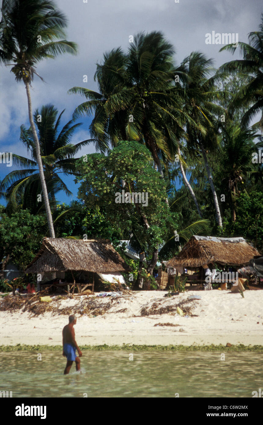 Tarawa beach hi-res stock photography and images - Alamy