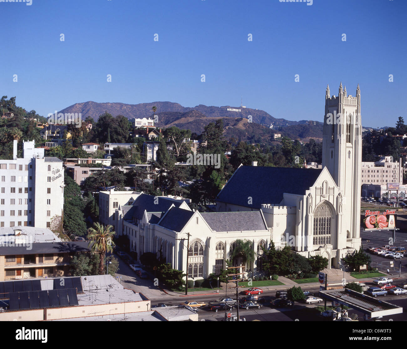 Hollywood United Methodist Church with Hollywood Hills behind ...
