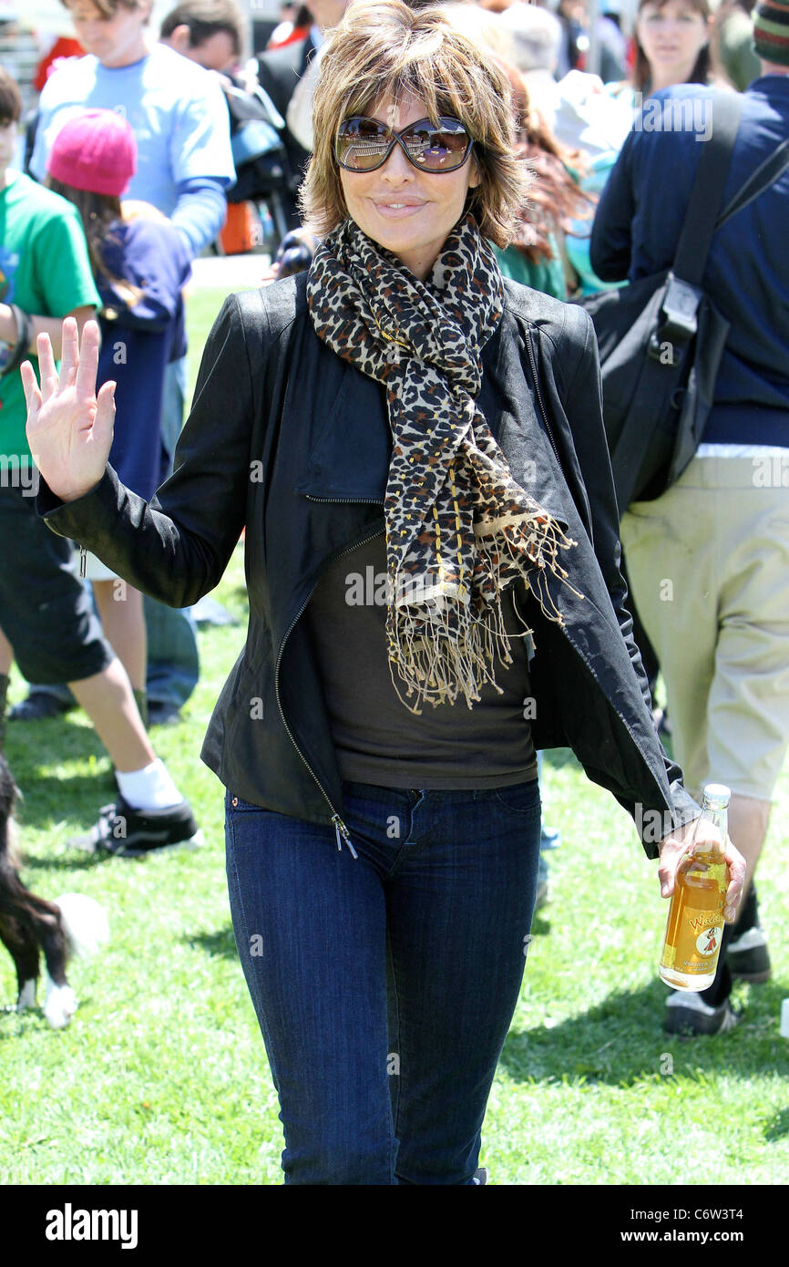 Lisa Rinna Best Friends Los Angeles Spring Super Adoption Festival at ...