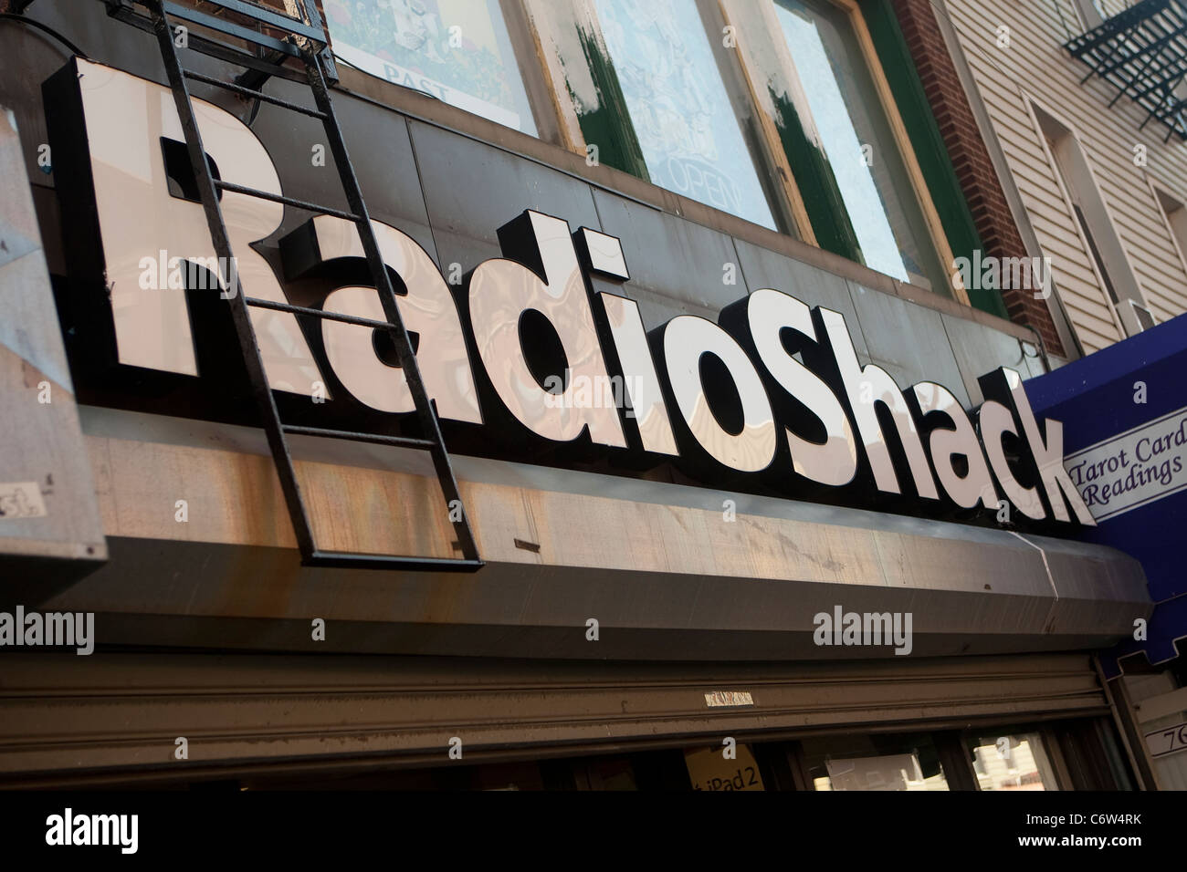 Radioshack hi-res stock photography and images - Alamy