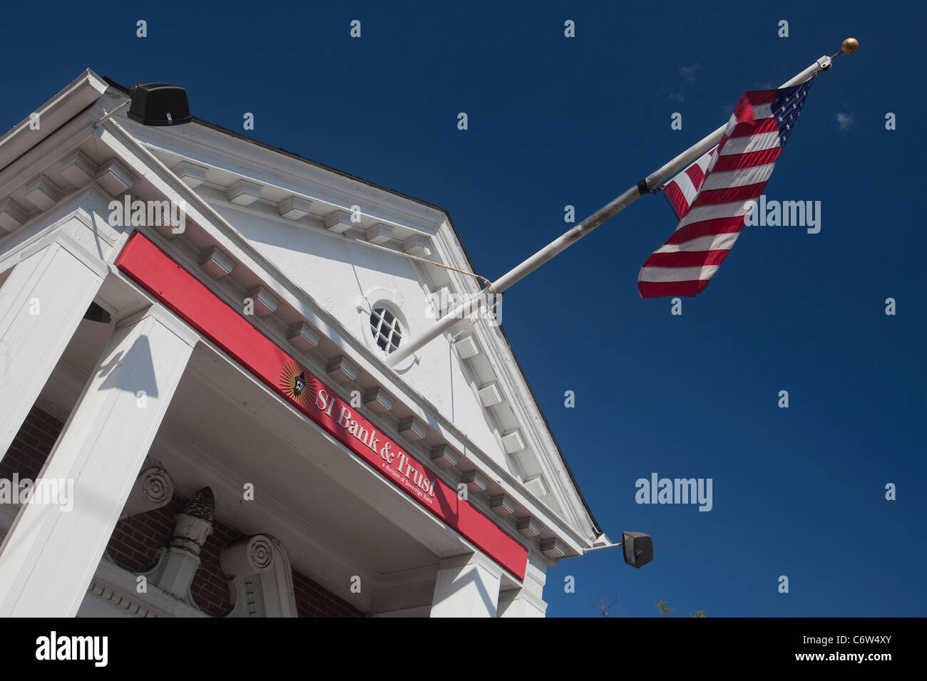 A SI Bank & Trust branch is pictured in New York City, NY Sunday July ...