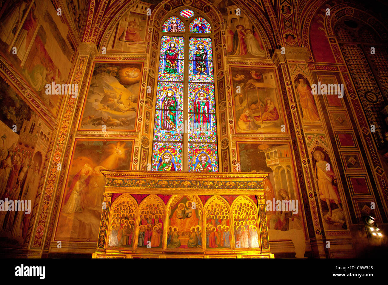 The ornate stained glass windows and frescoes of Basilica Santa Croce ...