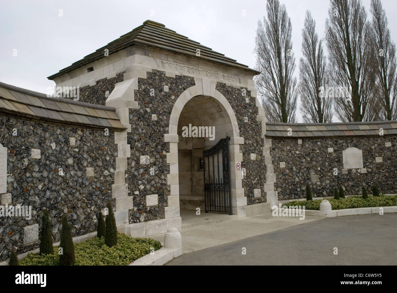 Tyne Cot military cemetery Stock Photo - Alamy