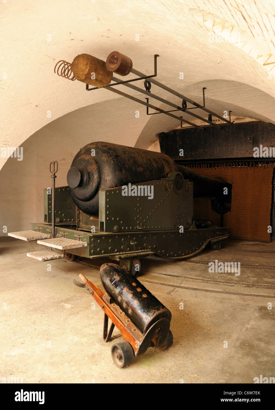 Muzzle loading cannon hi-res stock photography and images - Alamy