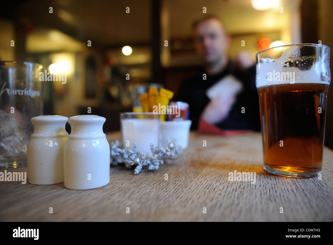 A pint of traditional English beer in a pub UK Stock Photo - Alamy