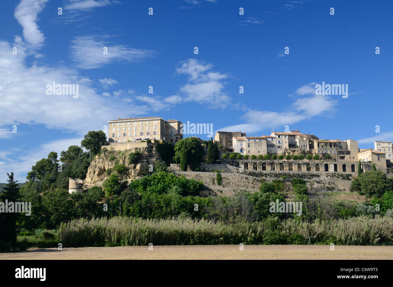 Lauris, Château & Village, on the southern Border of the Luberon ...