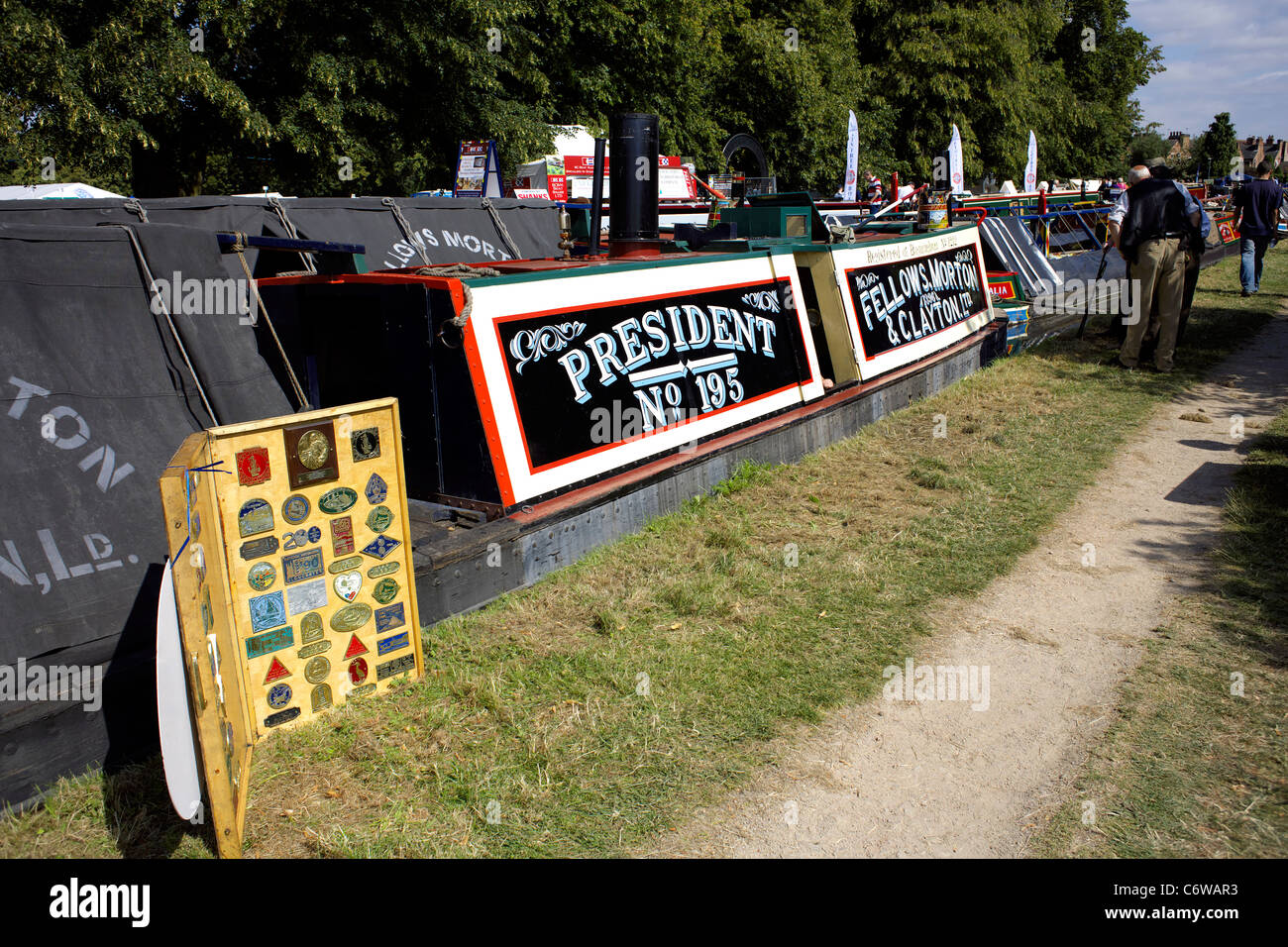 Working narrowboat hi-res stock photography and images - Alamy