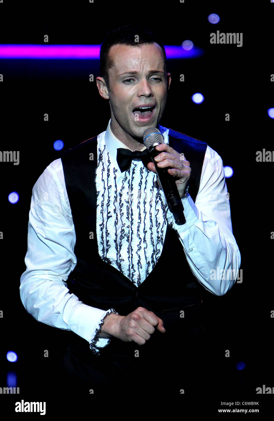 Andrew Tierney 'Smokey Robinson Presents Australia's Human Nature - The ...