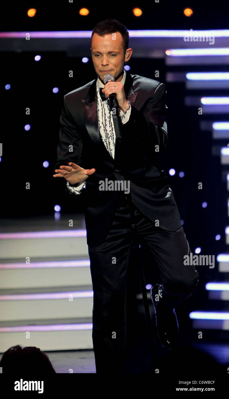 Andrew Tierney 'Smokey Robinson Presents Australia's Human Nature - The ...