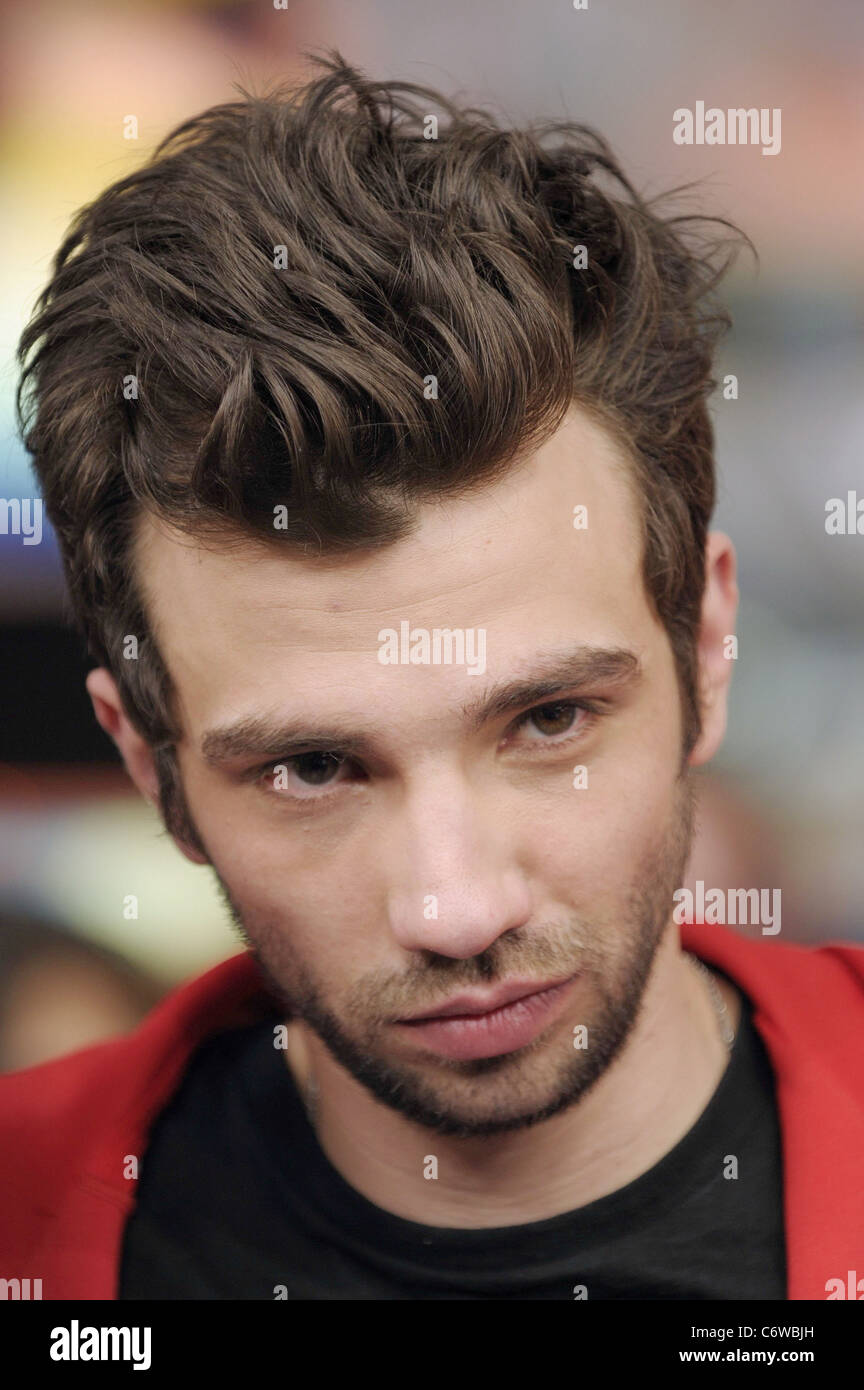 Jay Baruchel Jay Baruchel and Jacob Tierney make an appearance on ...