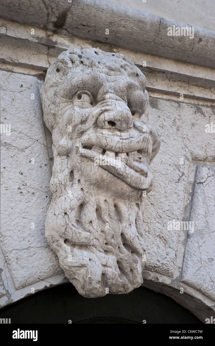 Grotesque architecture hi-res stock photography and images - Alamy