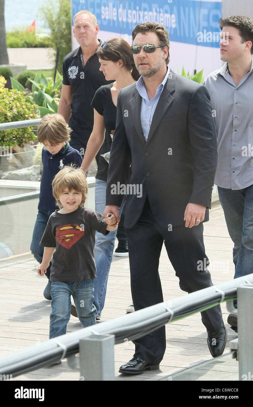 Sons charles crowe hi-res stock photography and images - Alamy