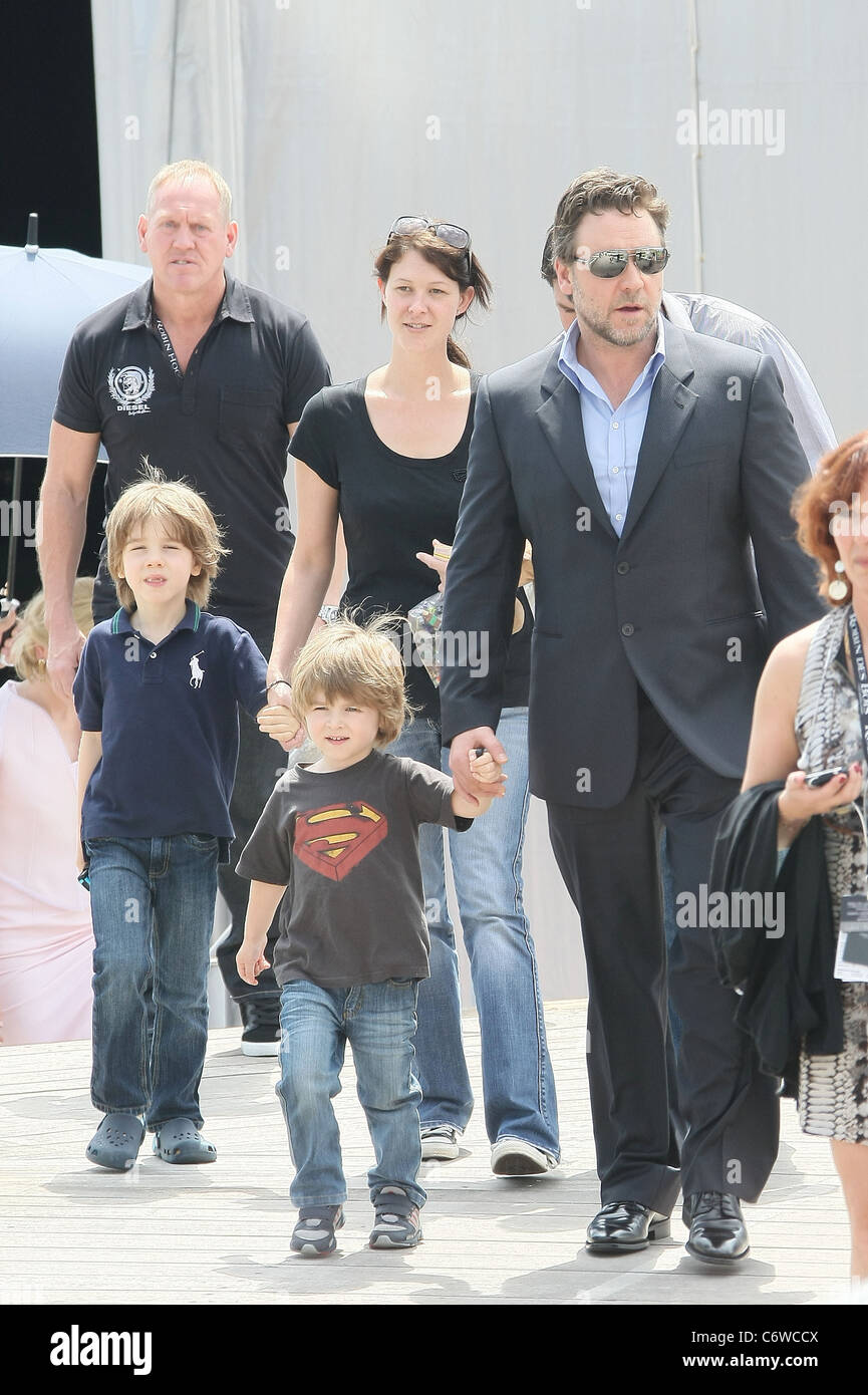 Russell Crowe with sons Charles Crowe and Tennyson Crowe 2010 Cannes ...