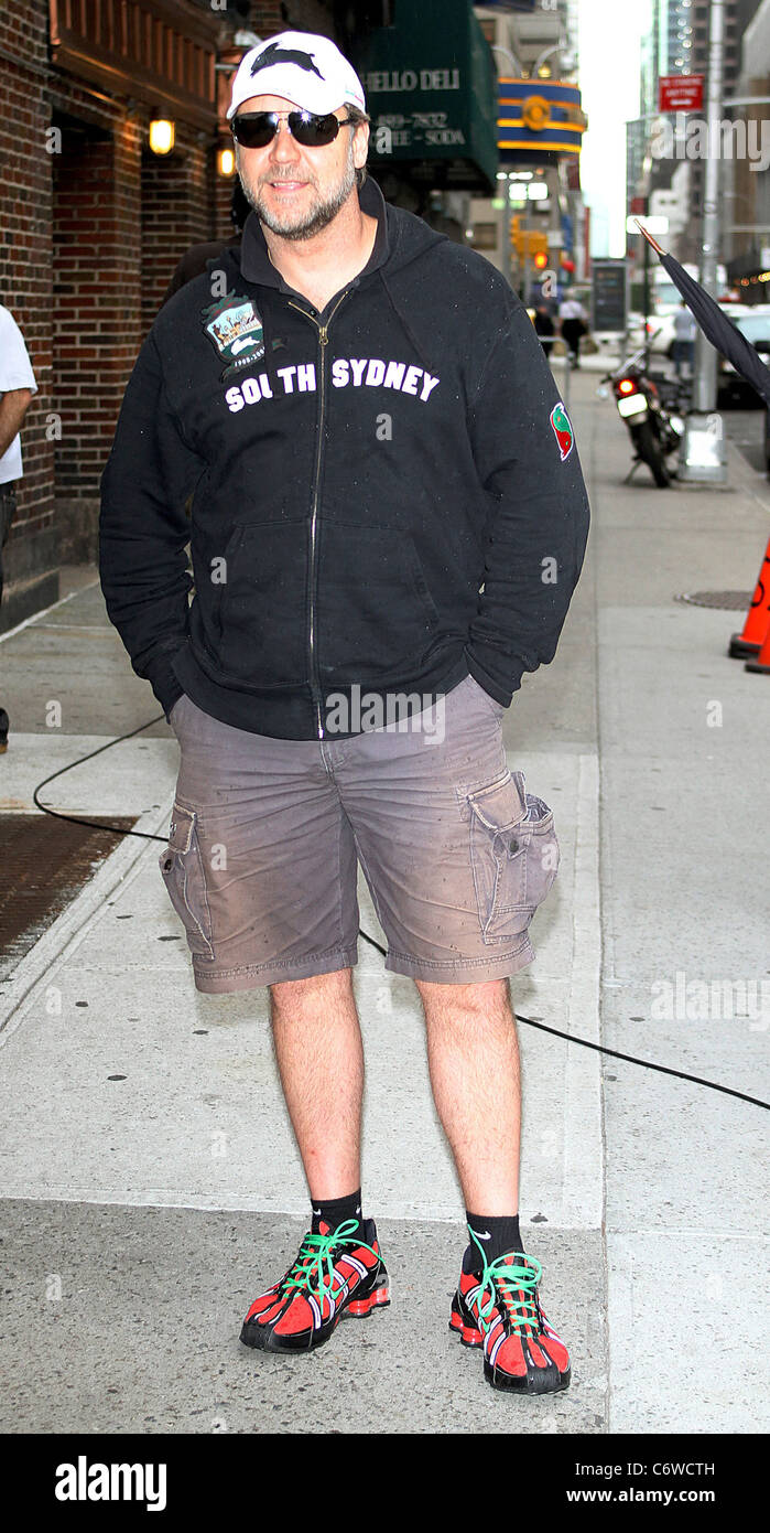 Russell Crowe wearing austrailian Rugby League, South Sydney Rabbitohs ...