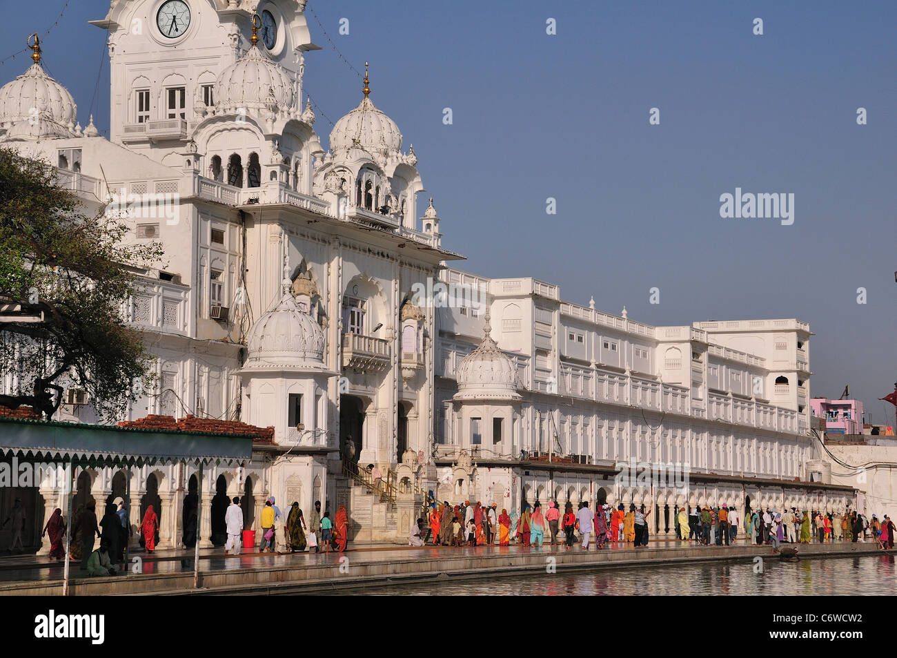 Sikh temple entrance hi-res stock photography and images - Alamy
