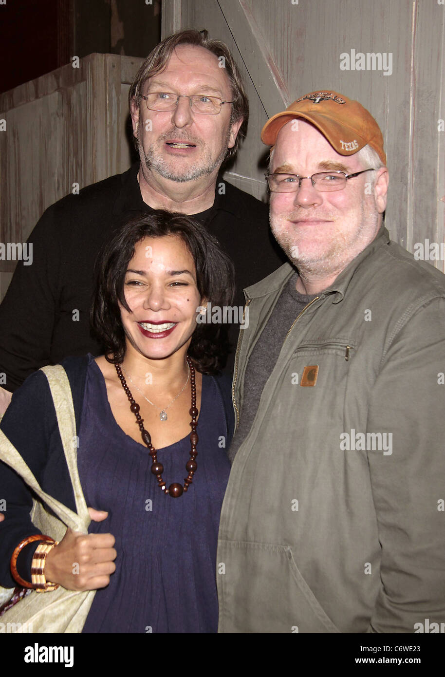 Mark Wing-Davey, Daphne Rubin-Vega, and Philip Seymour Hoffman ...