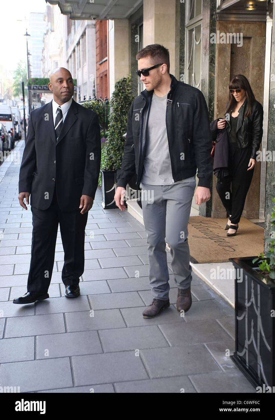 Jake gyllenhaal leaving claridges hotel london hi-res stock photography ...