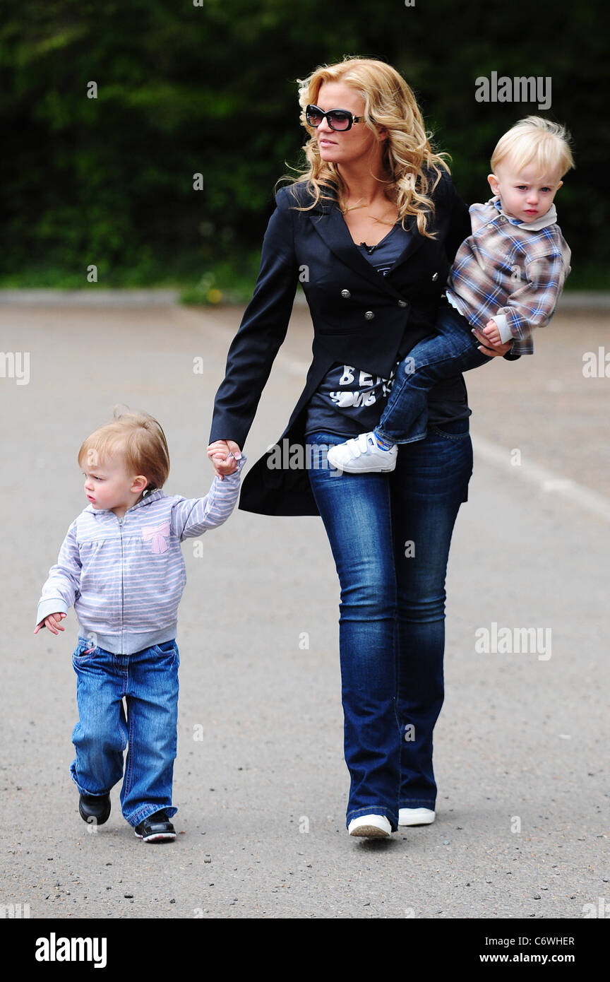 Kerry katona visits christmas tree farm with her children kent hi-res ...