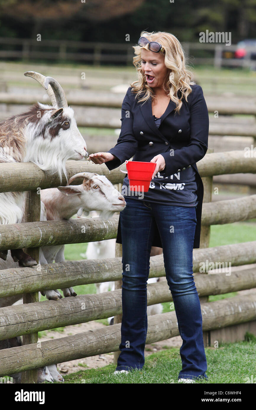 Kerry katona visits christmas tree farm with her children kent hi-res ...