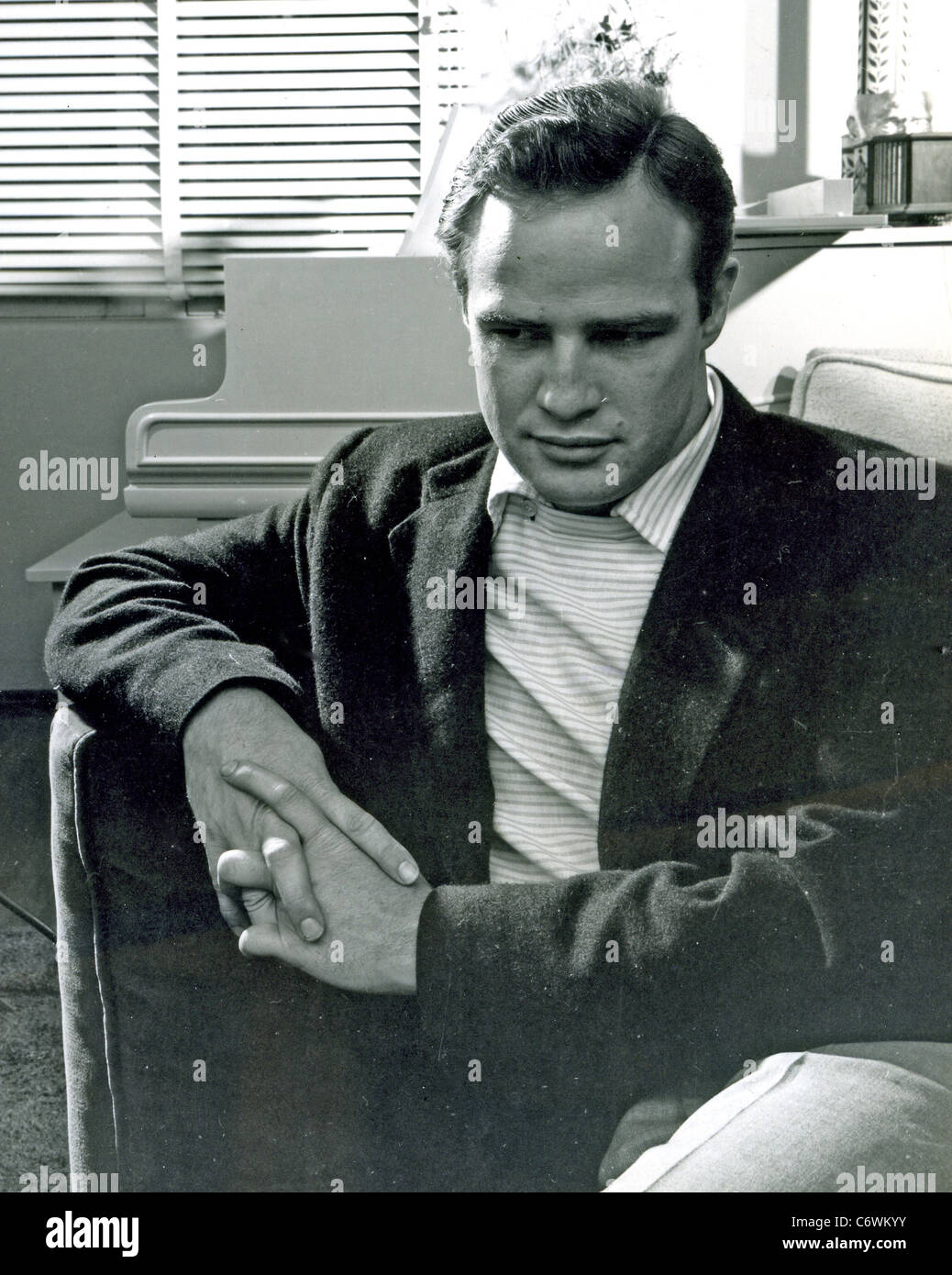 MARLON BRANDO US film actor about 1955 Stock Photo - Alamy