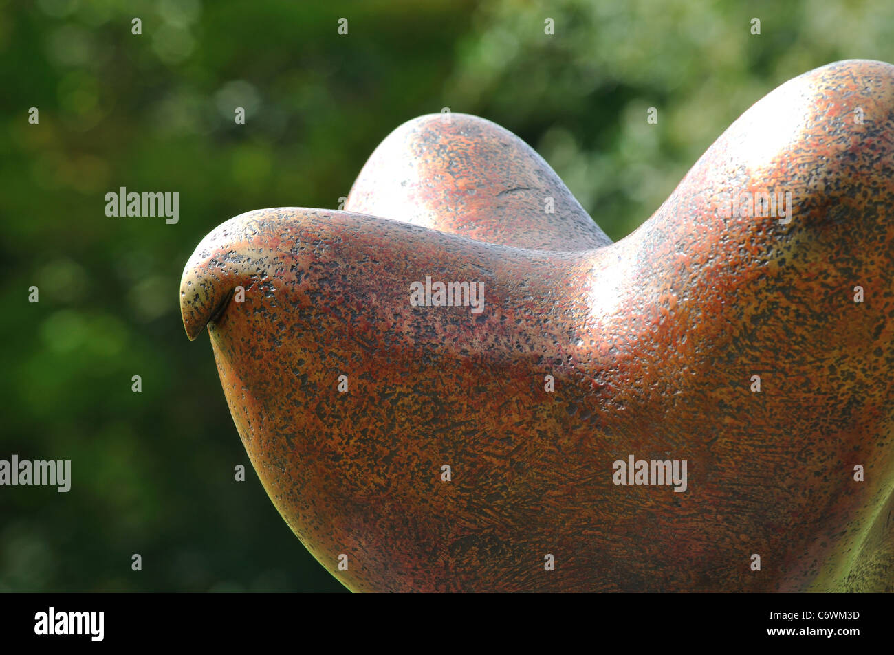 "Bombird 2005" by Jon Buck, sculpture at Leicester Botanic Garden, UK ...