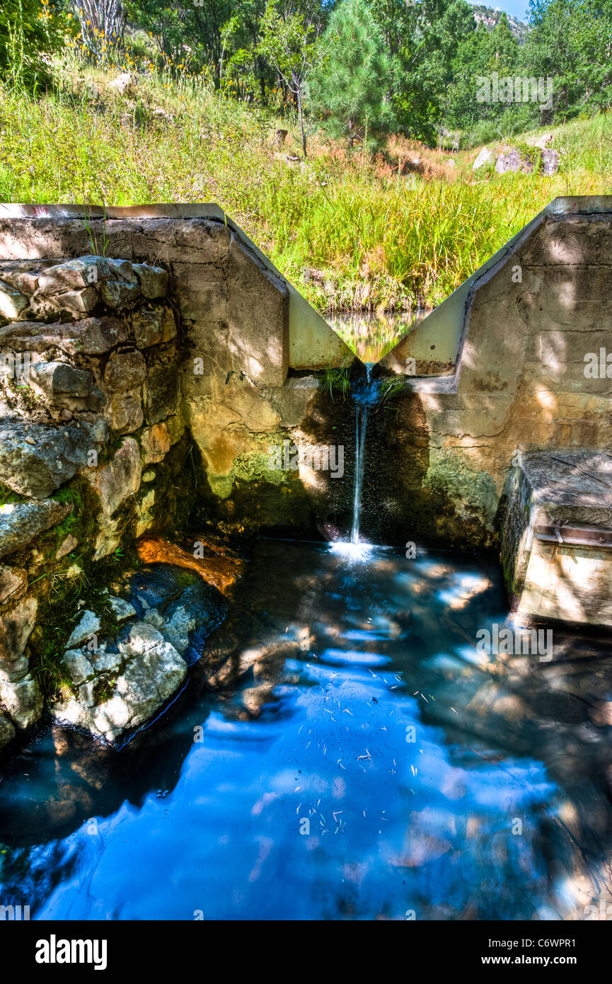 Overflow dam hi-res stock photography and images - Alamy