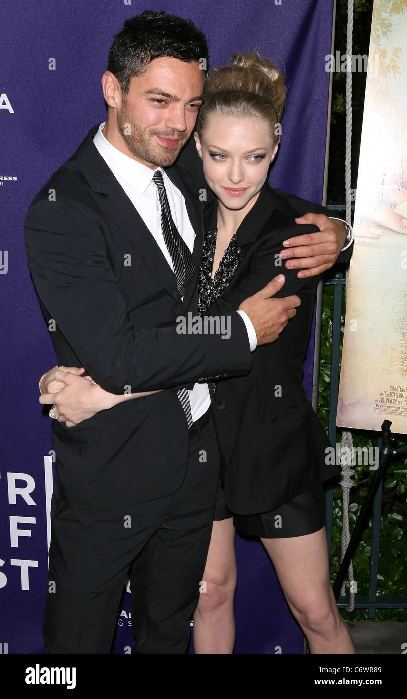 Amanda Seyfried Dominic Cooper