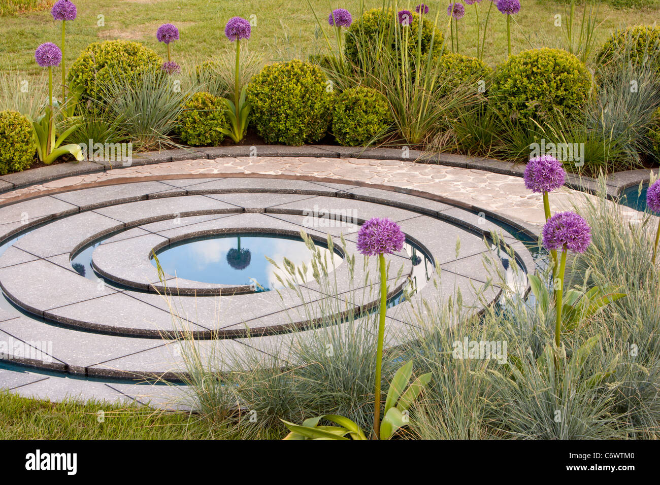 Water feature rill hi-res stock photography and images - Alamy