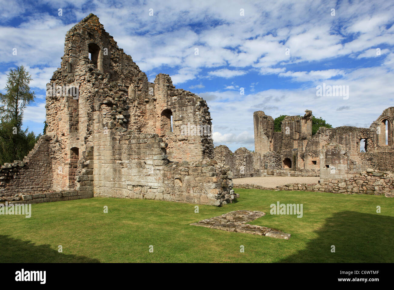 The sixteenth century Elphinstone Tower of [Kildrummy Castle ...