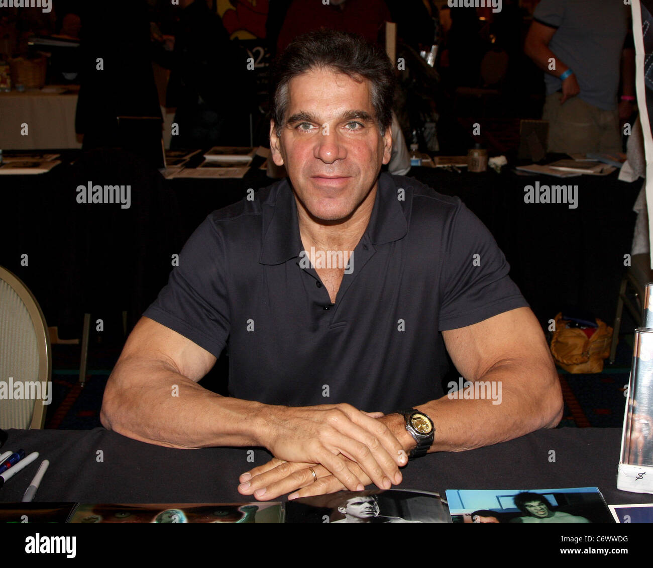 Lou Ferrigno Hollywood Collector's Show Spring 2010 held at the Burbank ...