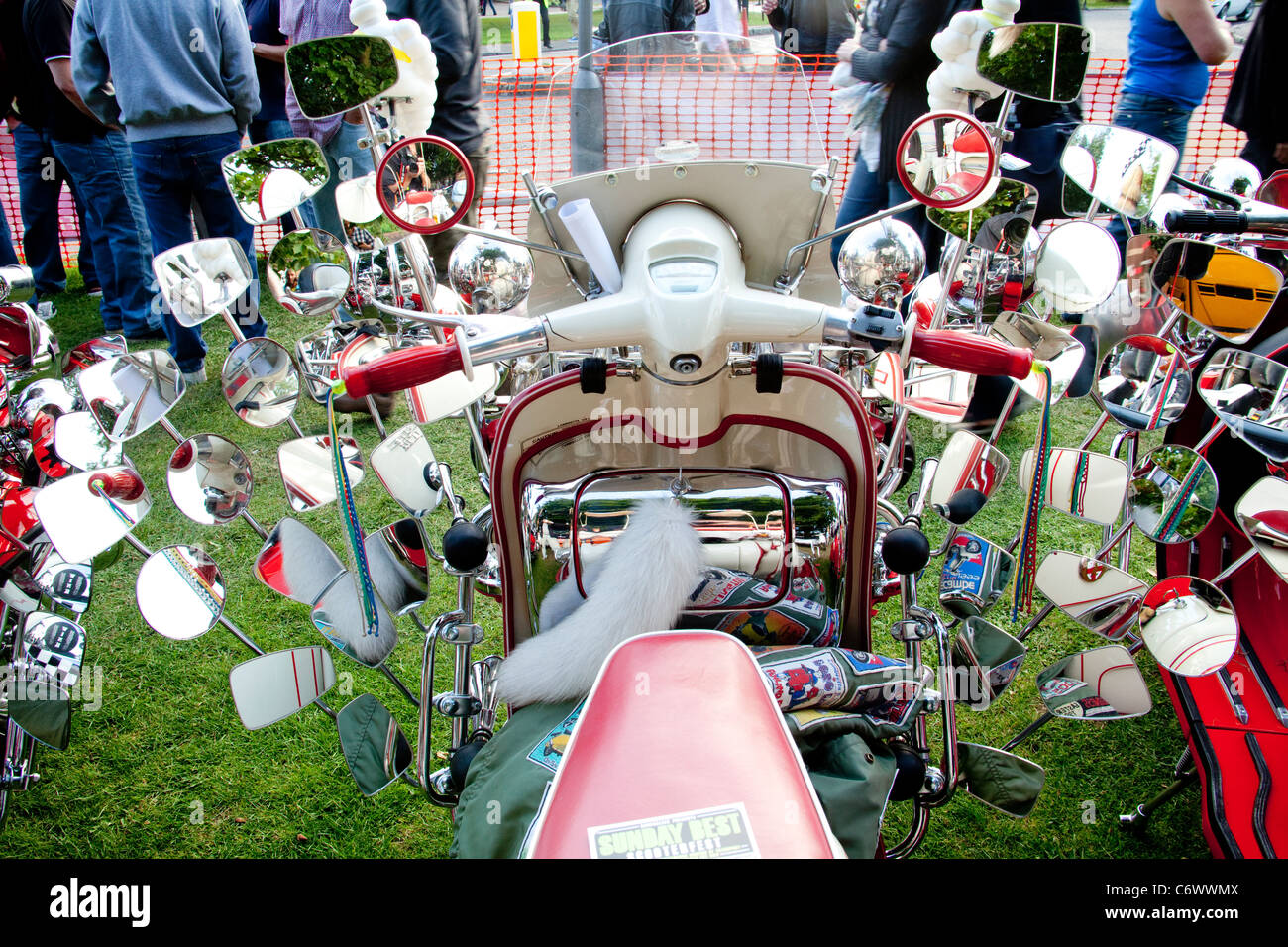 Classics on the Common Harpenden 2011 Lambretta motor scooter mod ...