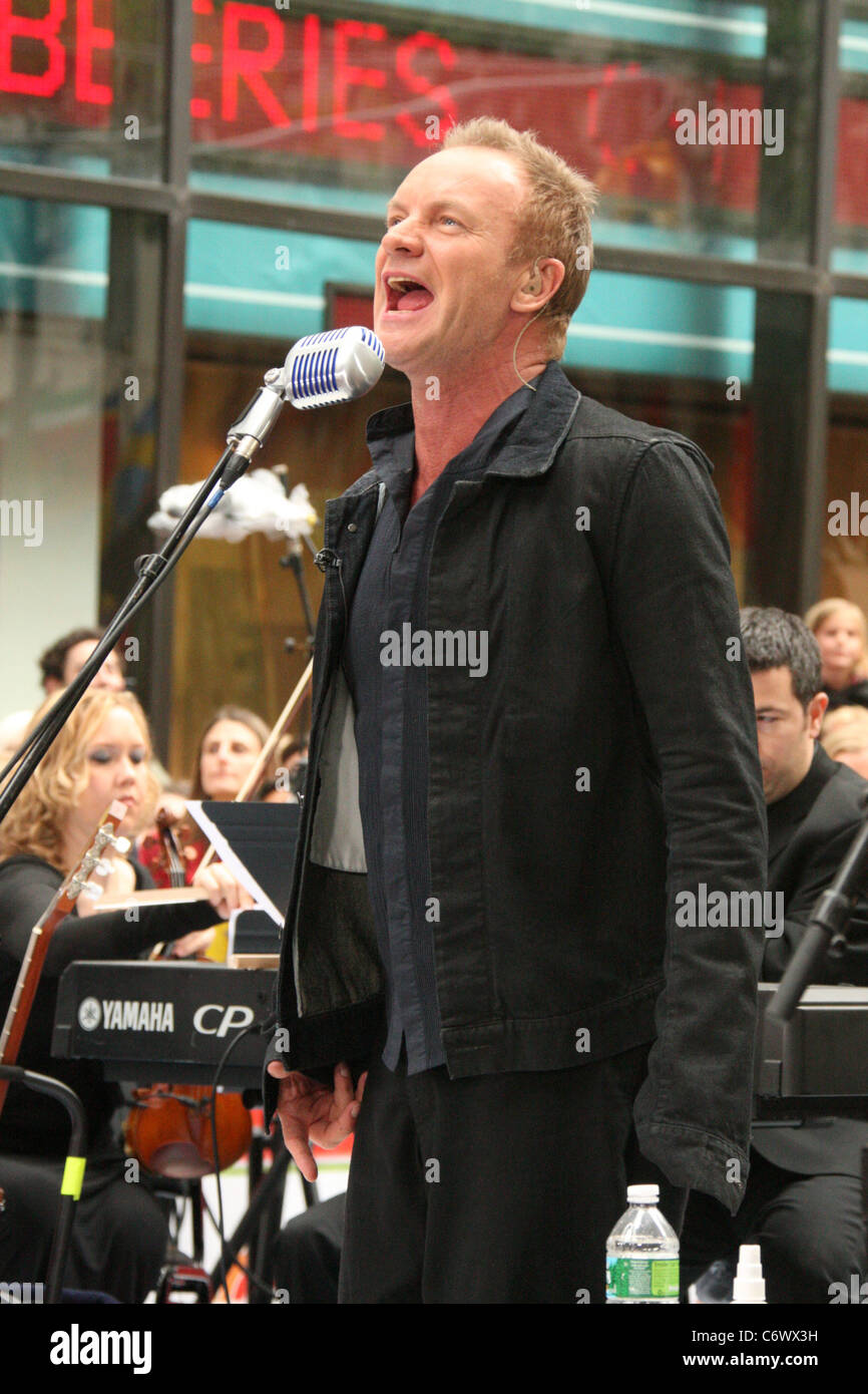 Sting aka gordon sumner performing hi-res stock photography and images ...