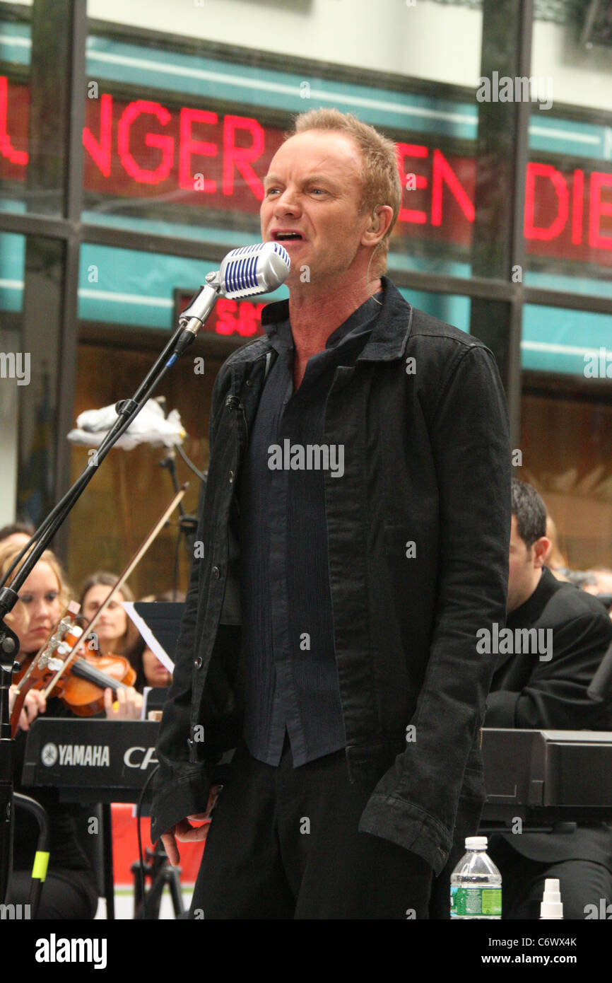 Sting aka gordon sumner performing hi-res stock photography and images ...