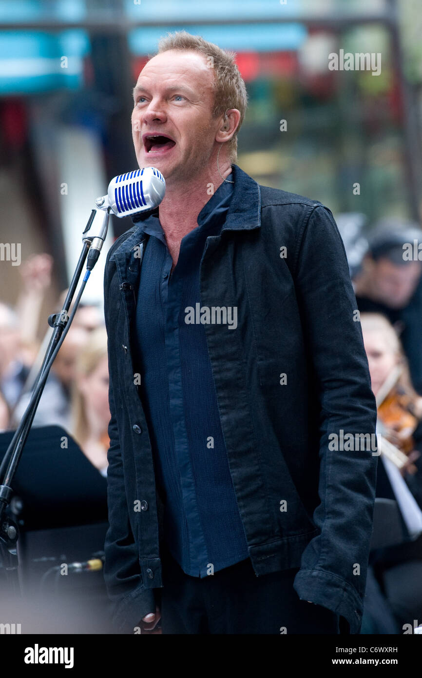 Sting aka gordon sumner performing hi-res stock photography and images ...
