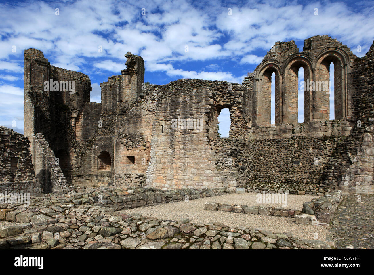 The Warden's Tower (left) and chapel (right) of [Kildrummy Castle ...