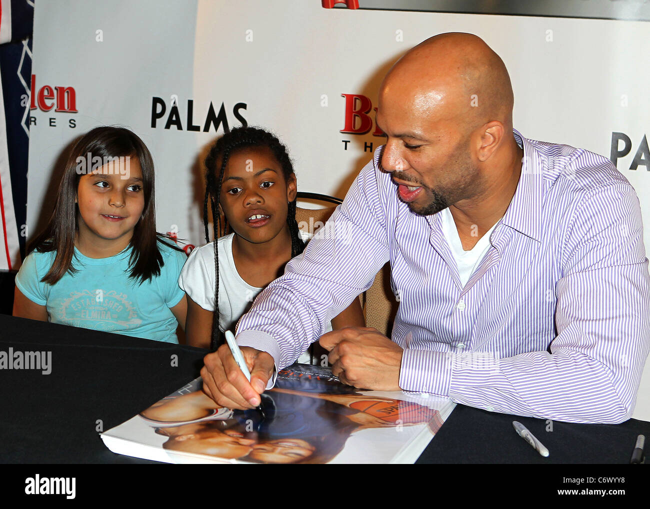 Common and fans hi-res stock photography and images - Alamy