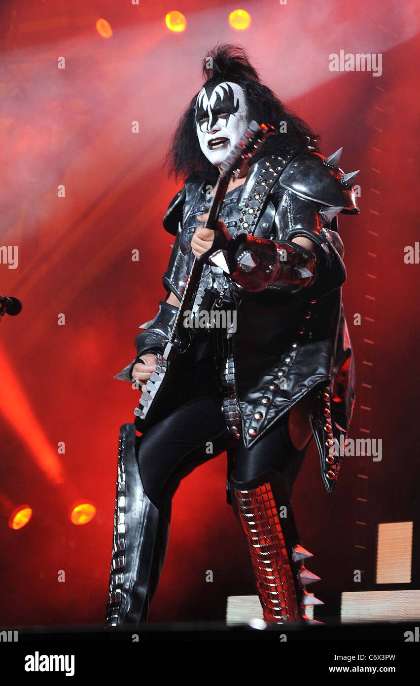 Gene Simmons Live