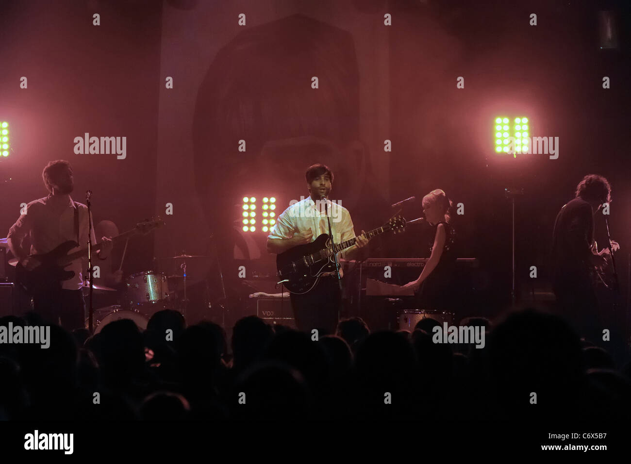 Shout out louds on stage hi-res stock photography and images - Alamy